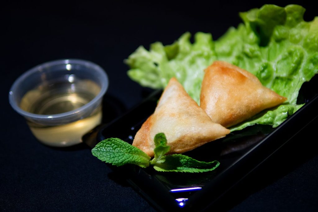 Plateau de 8 pièces – Samoussa au boeuf curry – Manicook